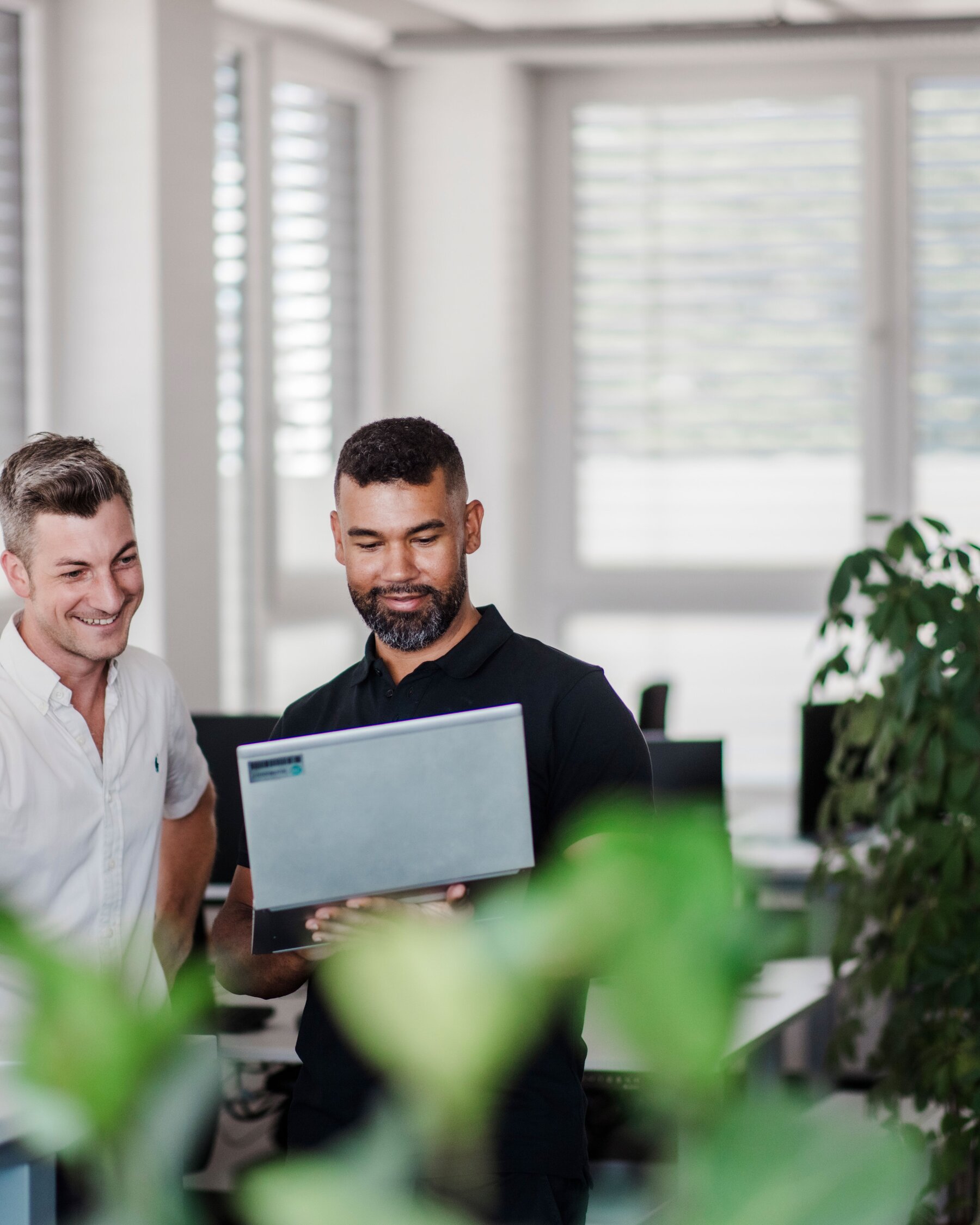 Über uns | Wir verbinden Menschen und Informationen - 2W